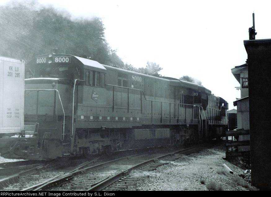 MILW 8000-8003 (U33C)